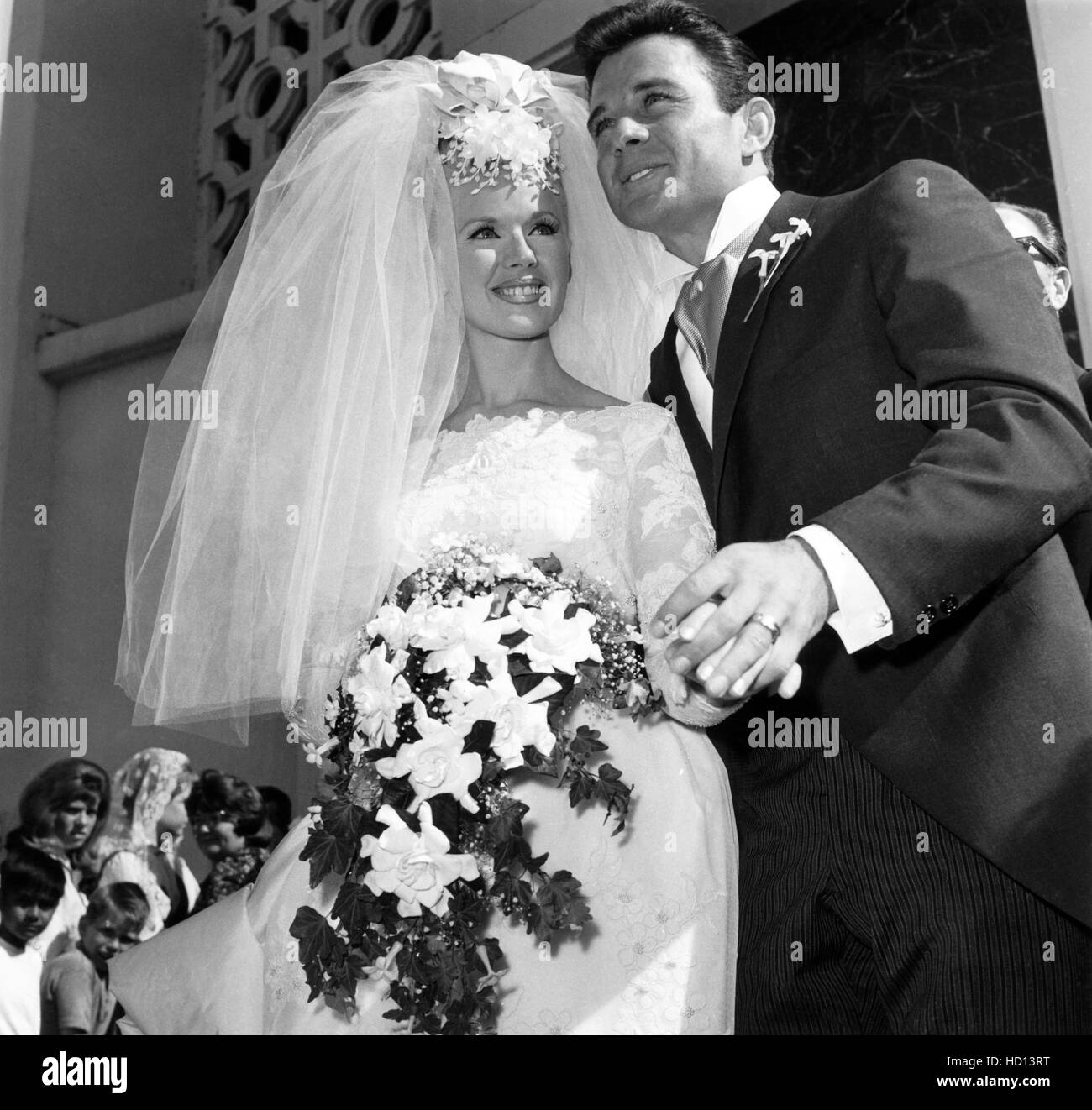 Newlyweds Connie Stevens and James Stacy, 1963 Stock Photo - Alamy