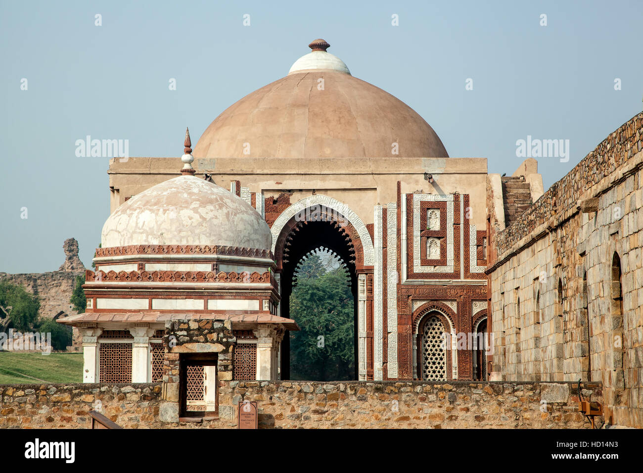Imam Zamim's Tomb, Qutub Minar Archaeological site, New Delhi, India ...
