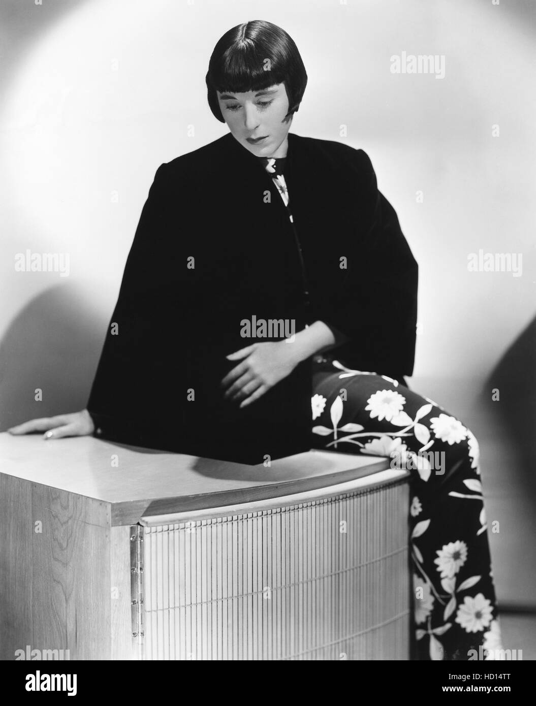 Edith Head, Paramount portrait, 1937 Stock Photo - Alamy