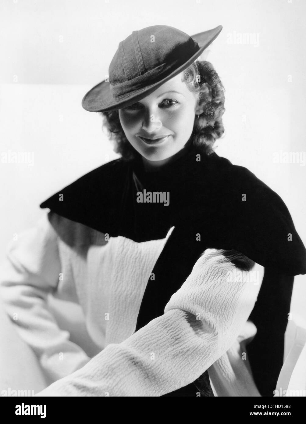MGM starlet Elizabeth Allan, ca. 1934 Stock Photo - Alamy