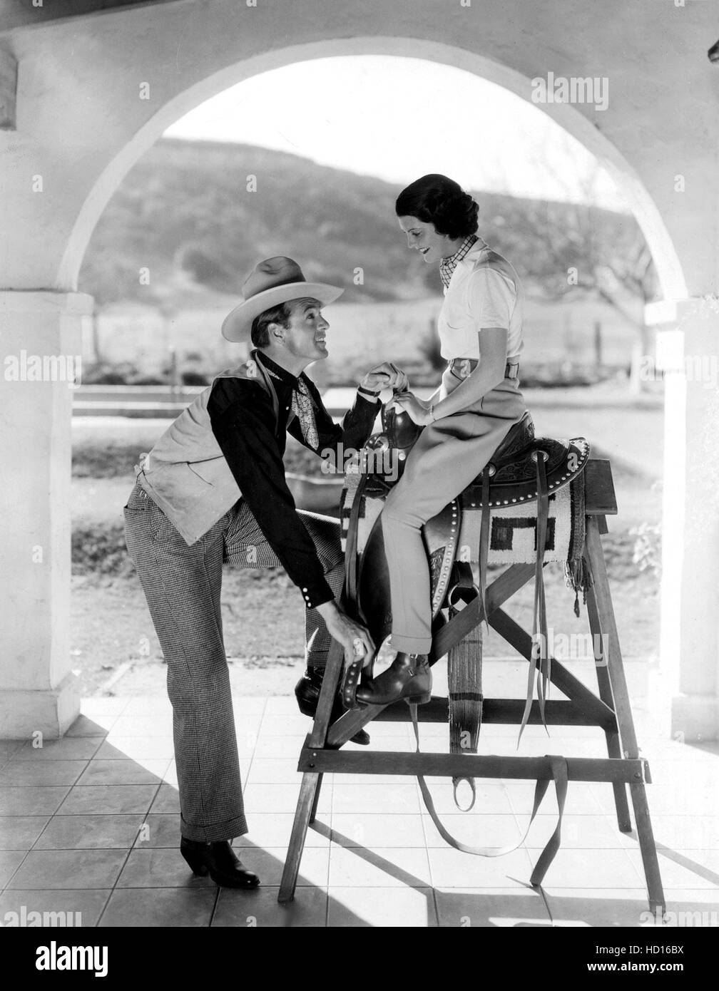 Newlyweds GARY COOPER and VERONICA BALFE (aka SANDRA SHAW), 3/18/34 ...