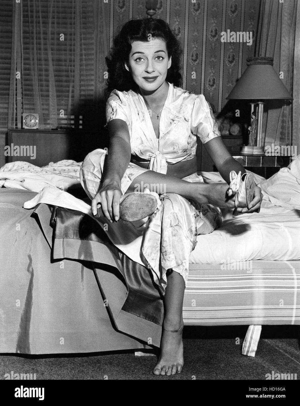 Gail Russell, at home, 1946 Stock Photo - Alamy