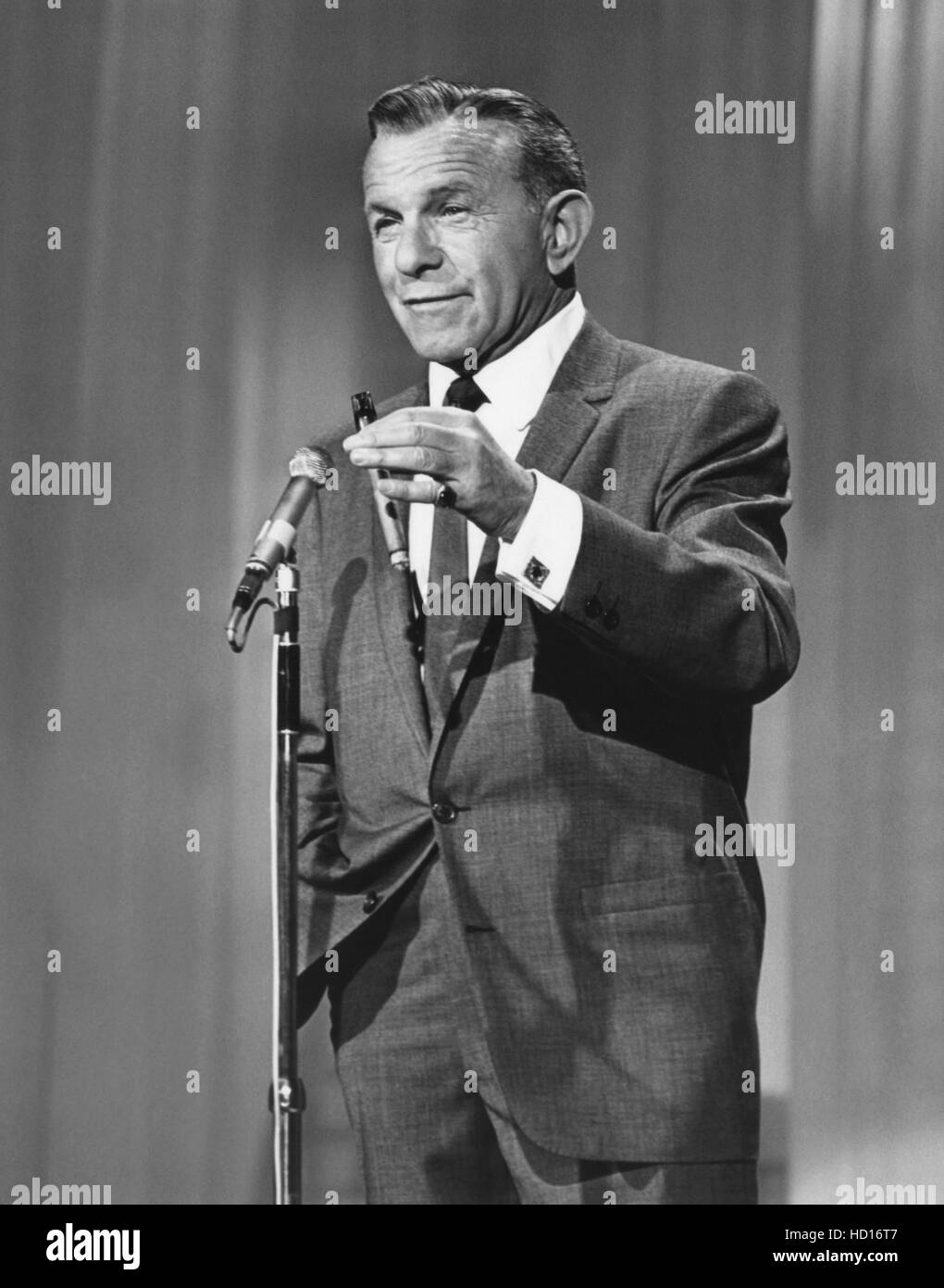 George Burns, 1960s Stock Photo - Alamy