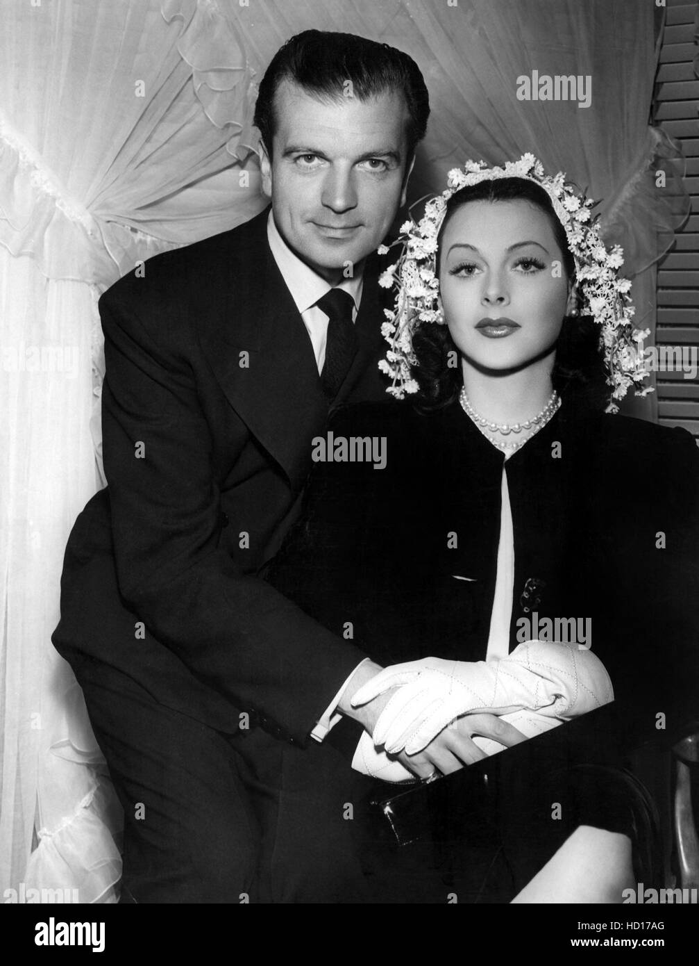 John Loder, Hedy Lamarr as newleyweds, 1943 Stock Photo - Alamy