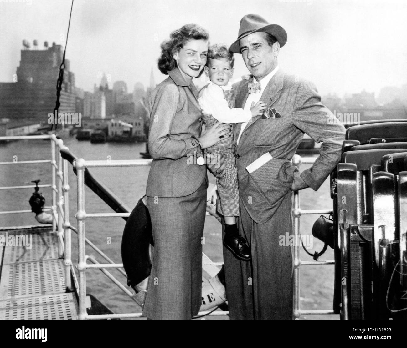 Lauren Bacall, Humphrey Bogart with their son, Stephen, 1951 Stock ...
