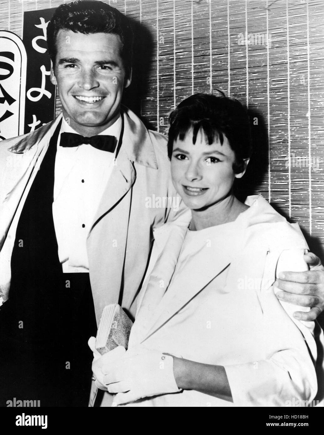 James Garner, Lois Garner at the premeire of SAYONARA, 1957 Stock Photo ...