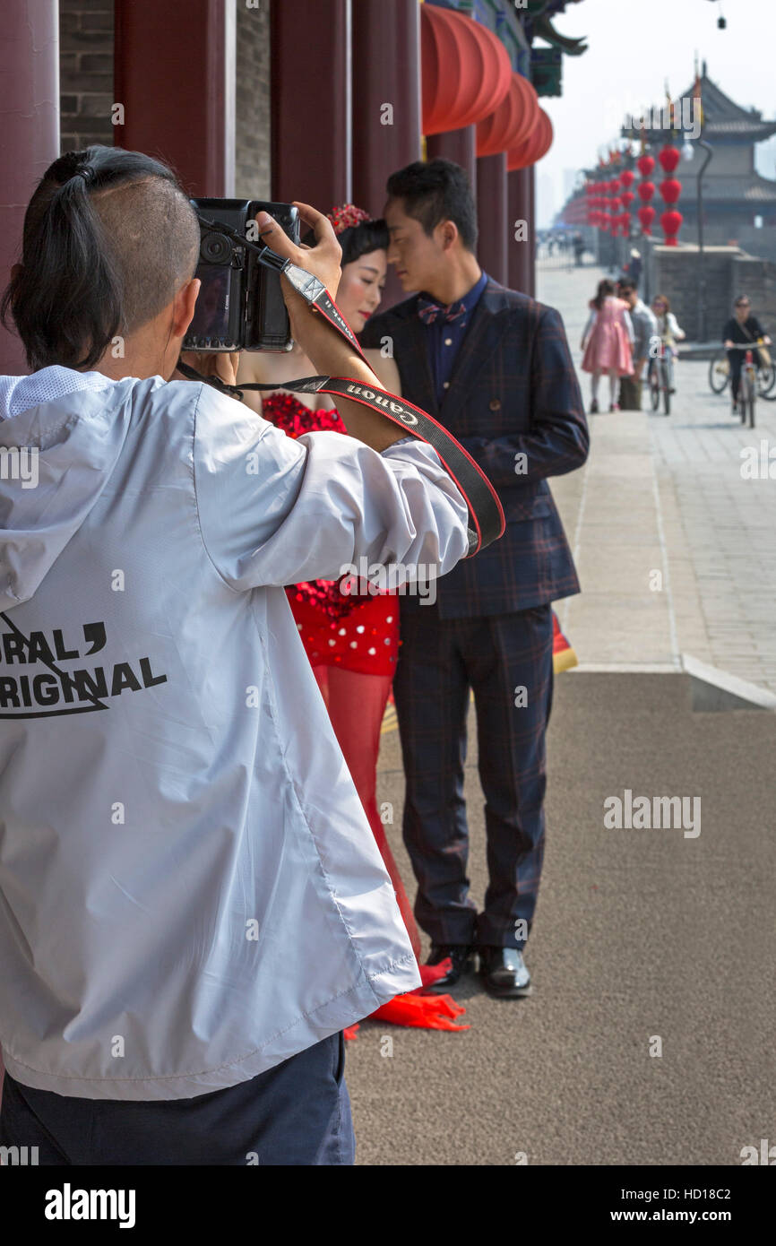 Chinese wedding china hi-res stock photography and images - Alamy