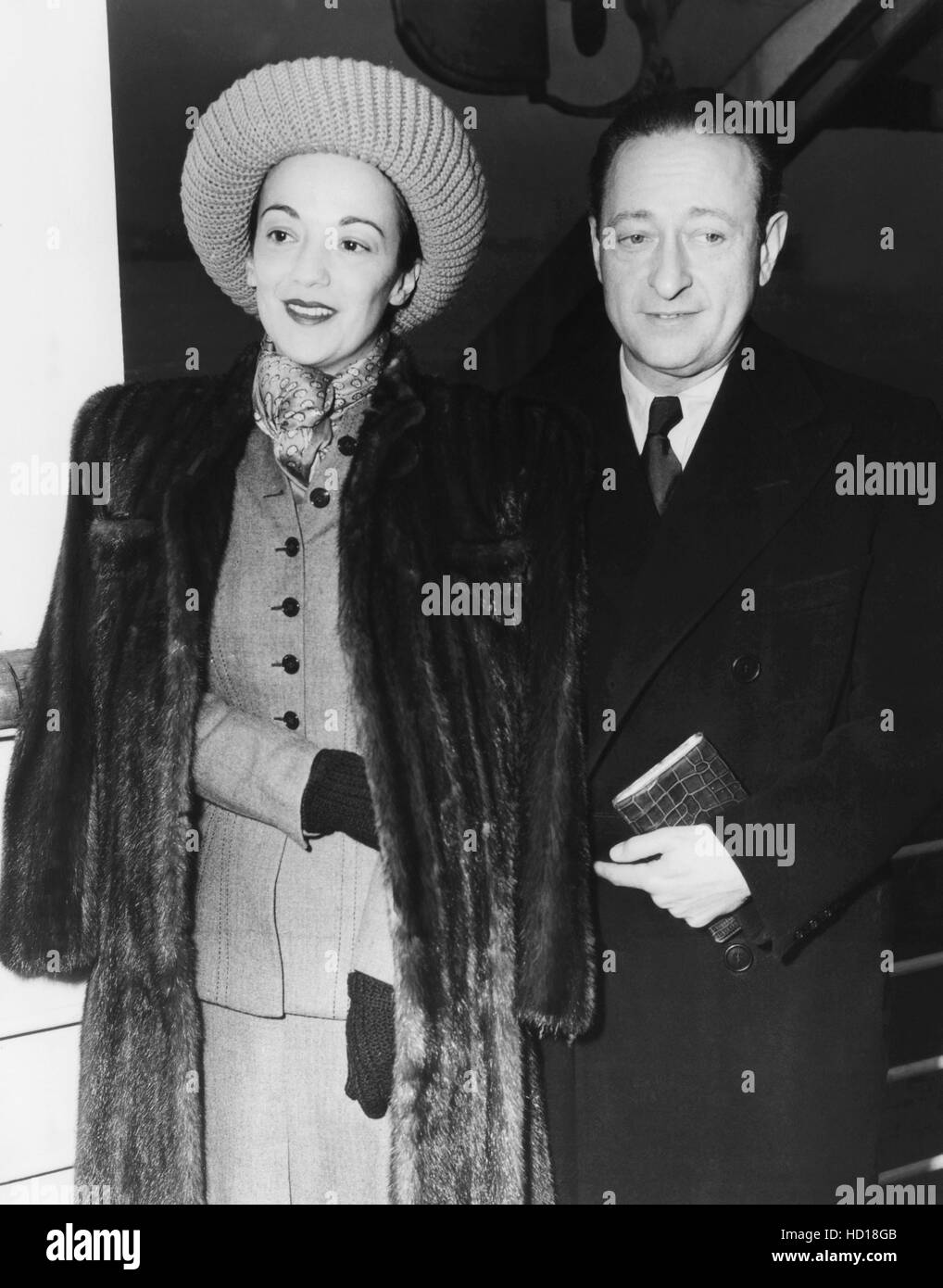 Jascha Heifetz (right) and wife Frances Spieglberg Heifetz returning ...