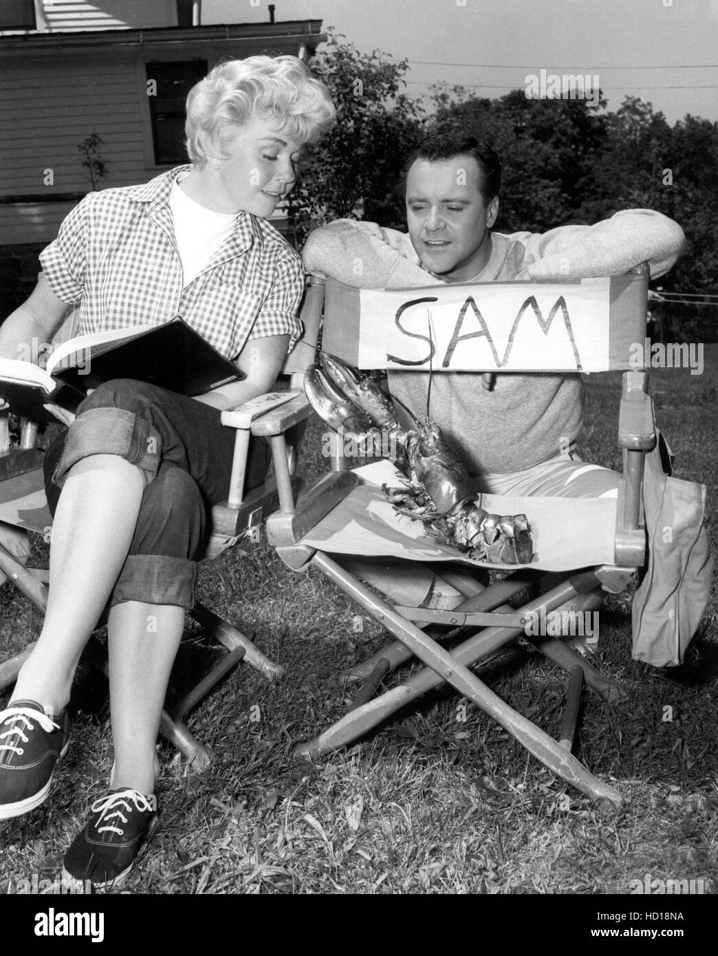 DORIS DAY and JACK LEMMON pose for a gag shot with Sam the Lobster ...