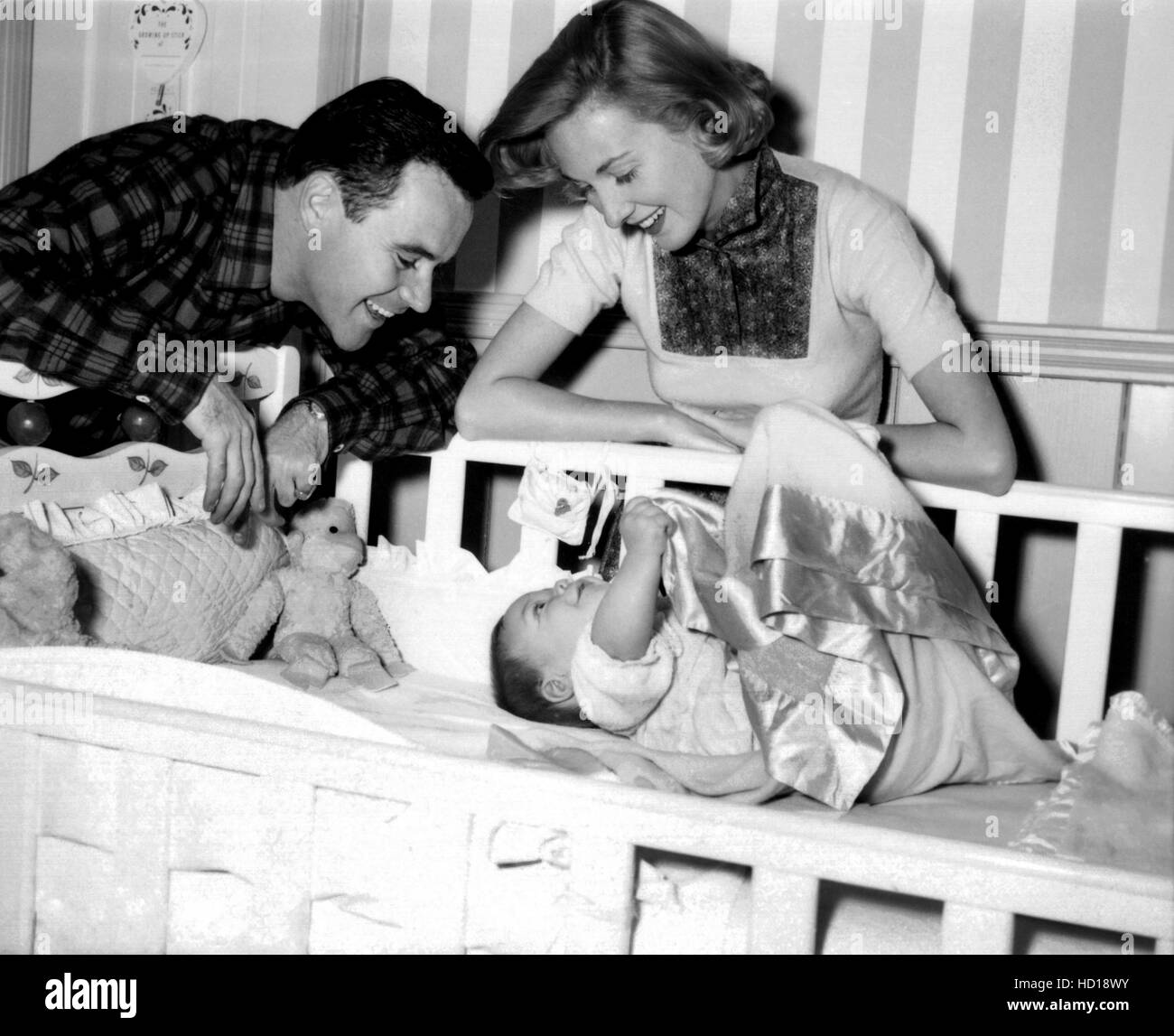 From left, Jack Lemmon, and his wife, Cynthia, with their son, Chris ...