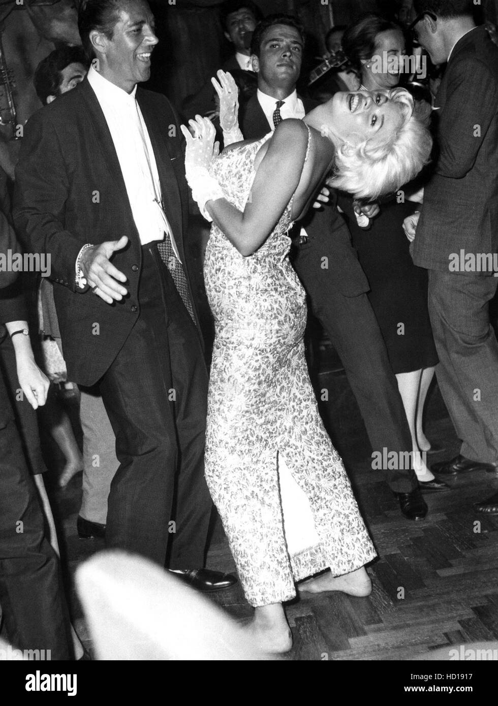 MICKEY HARGITAY and JAYNE MANSFIELD twisting the night away in a via ...