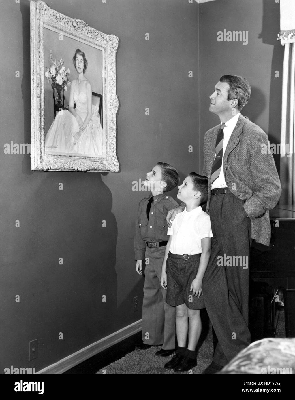 GLORIA STEWART's portrait by CLAUDETTE COLBERT is admired by sons ...