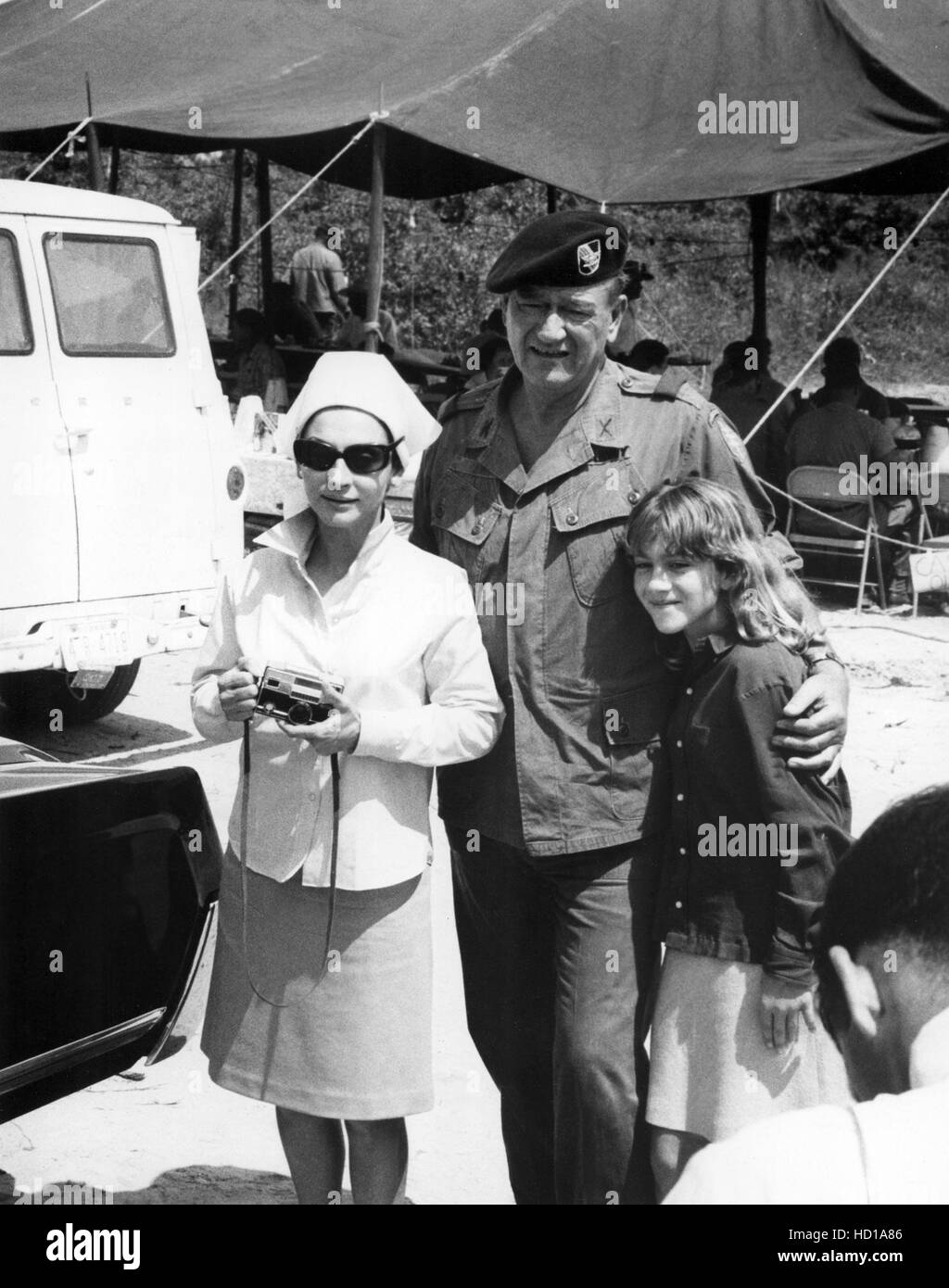 GREEN BERET, Pilar Palette Wayne, John Wayne, Aissa Wayne on the set in ...