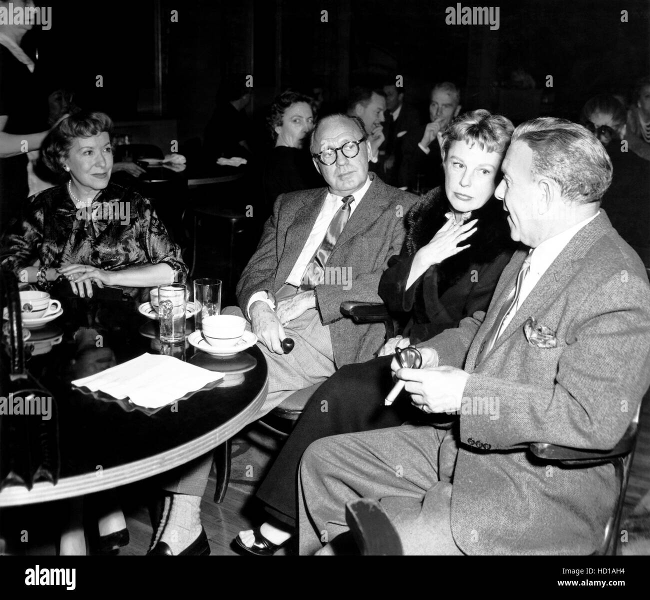 From left, Gracie Allen, Jack Benny, June Allyson, George Burns, at the ...