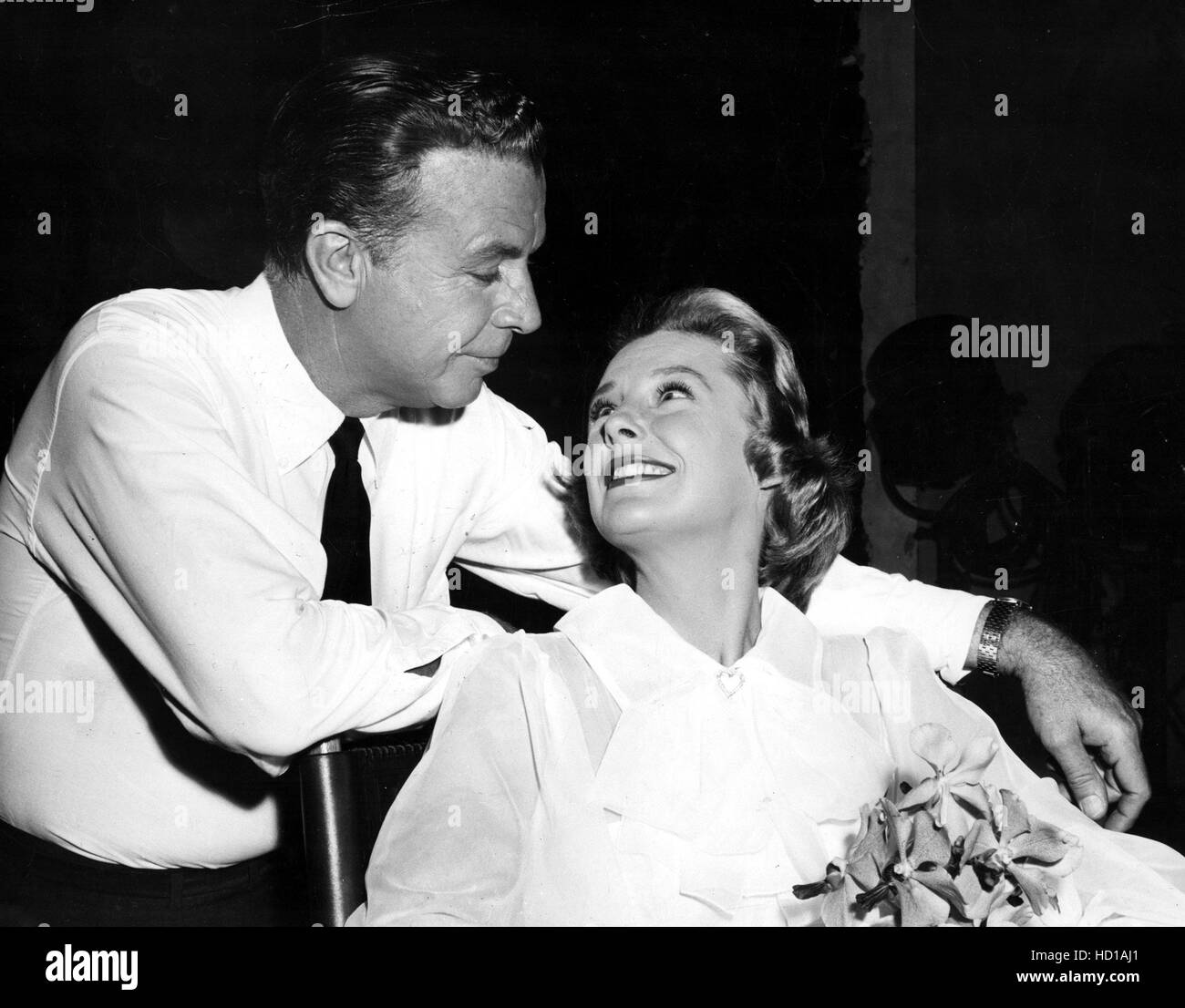 Happy couple DICK POWELL and JUNE ALLYSON, 1950s Stock Photo - Alamy