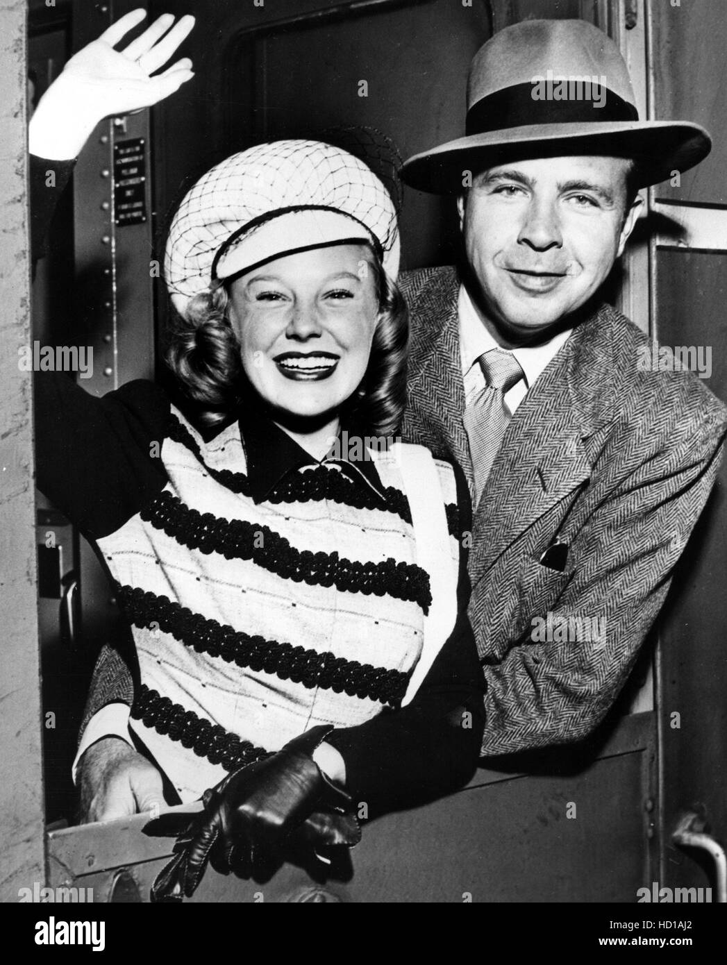 Happy couple JUNE ALLYSON and DICK POWELL arrive in New York aboard the ...
