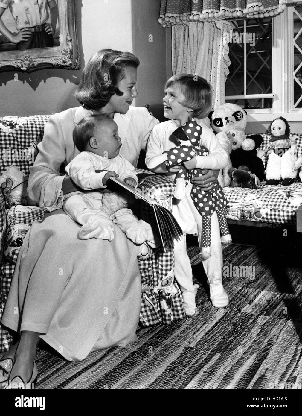 Mom JUNE ALLYSON with children DICK POWELL, JR. and PAMELA POWELL, 1951 ...