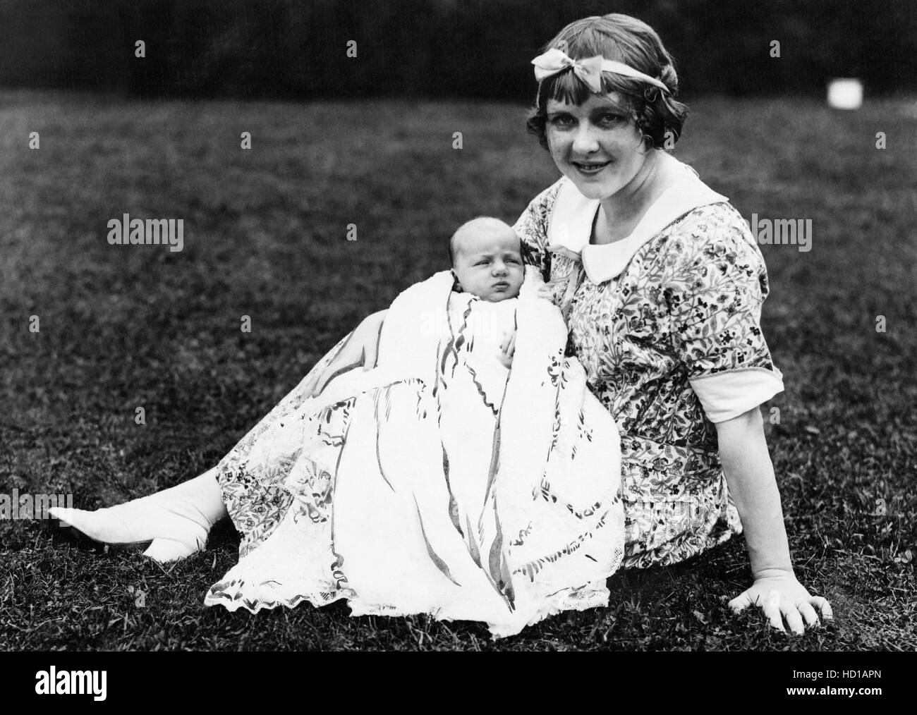 Silent film actress June Caprice and her daughter, June Millarde (aka ...