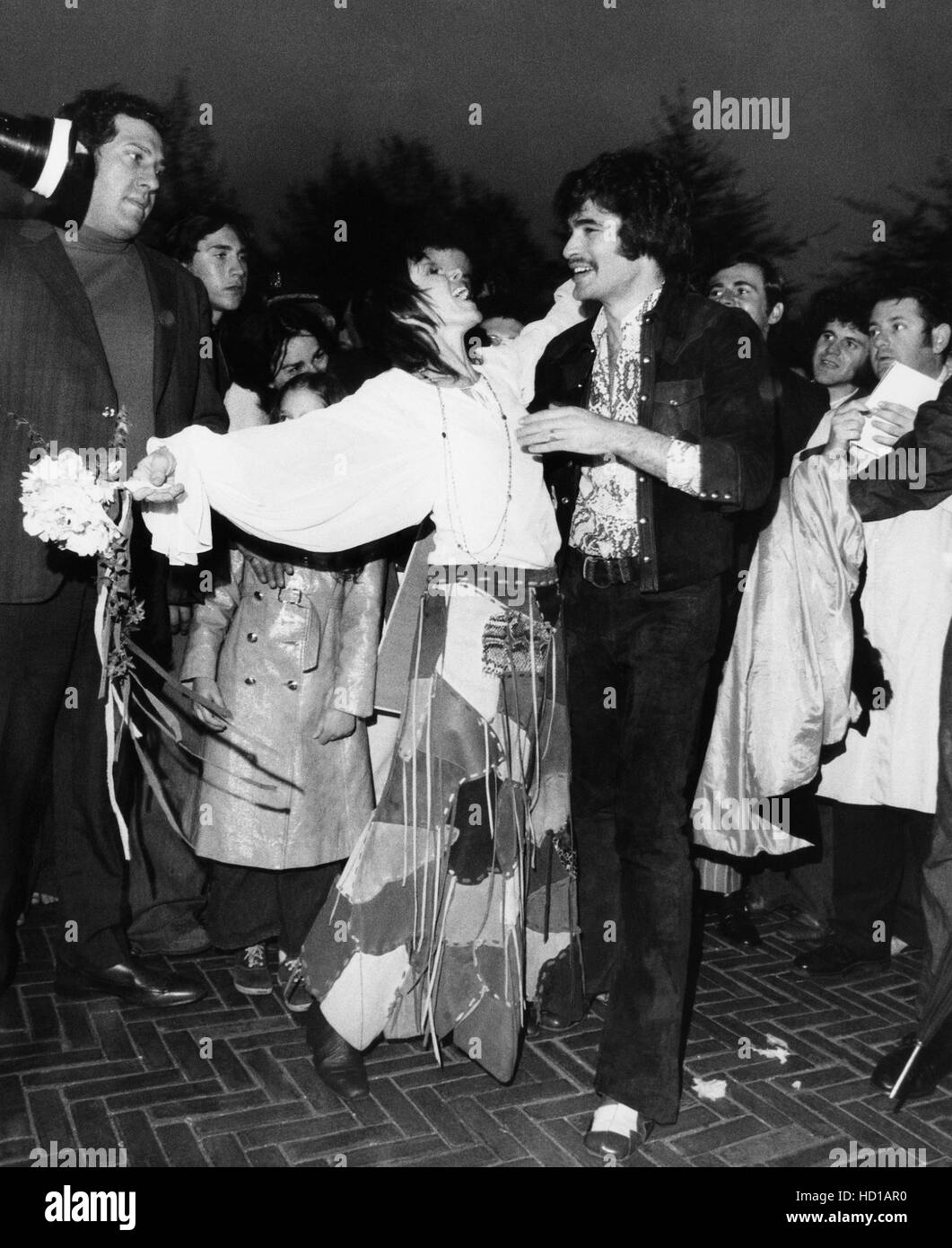 Cental Park wedding of Judy Carne (left) and Robert Bergman, May 3 ...