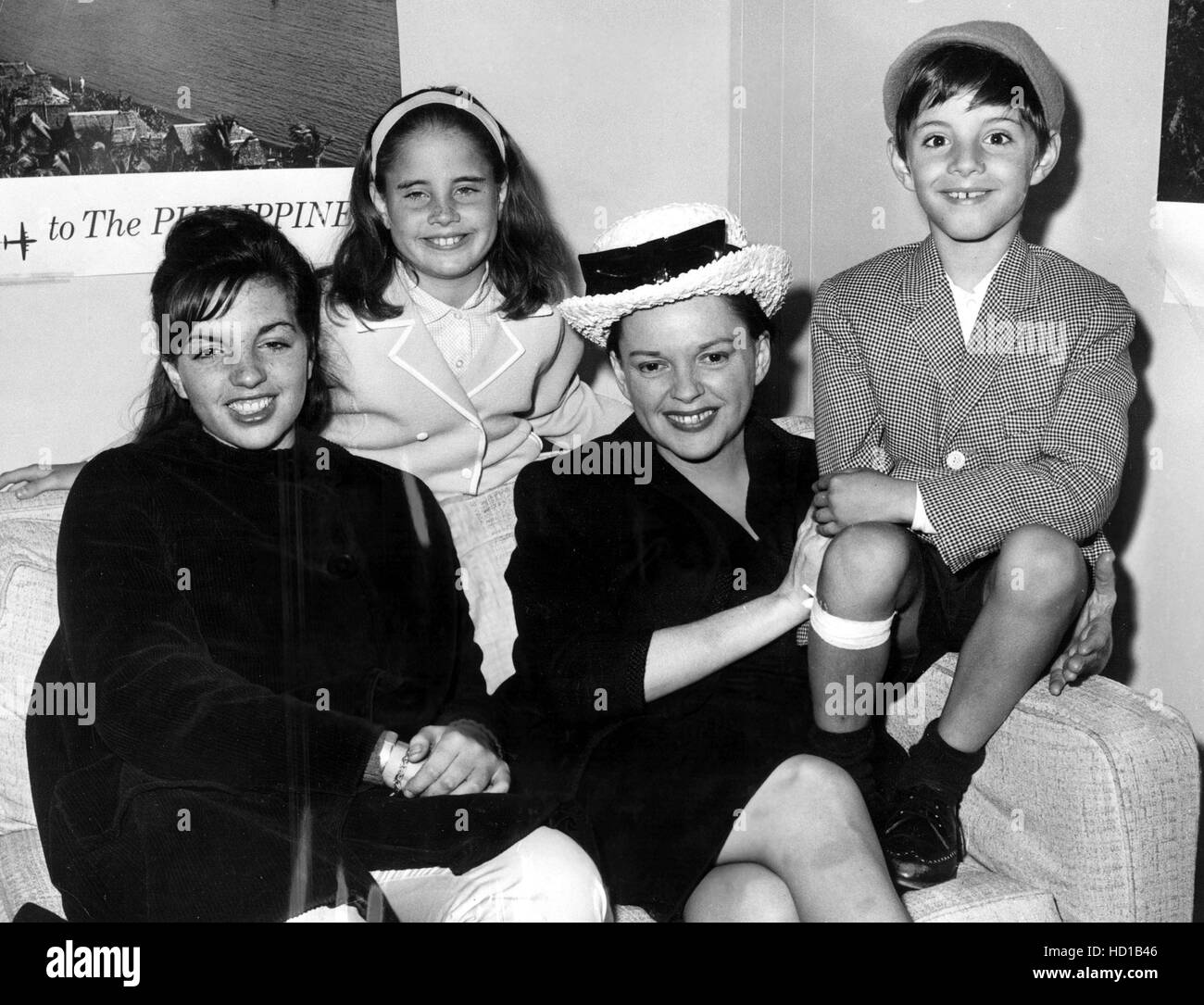 Judy Garland with children Liza Minnelli, Lorna Luft, and Joey Luft ...