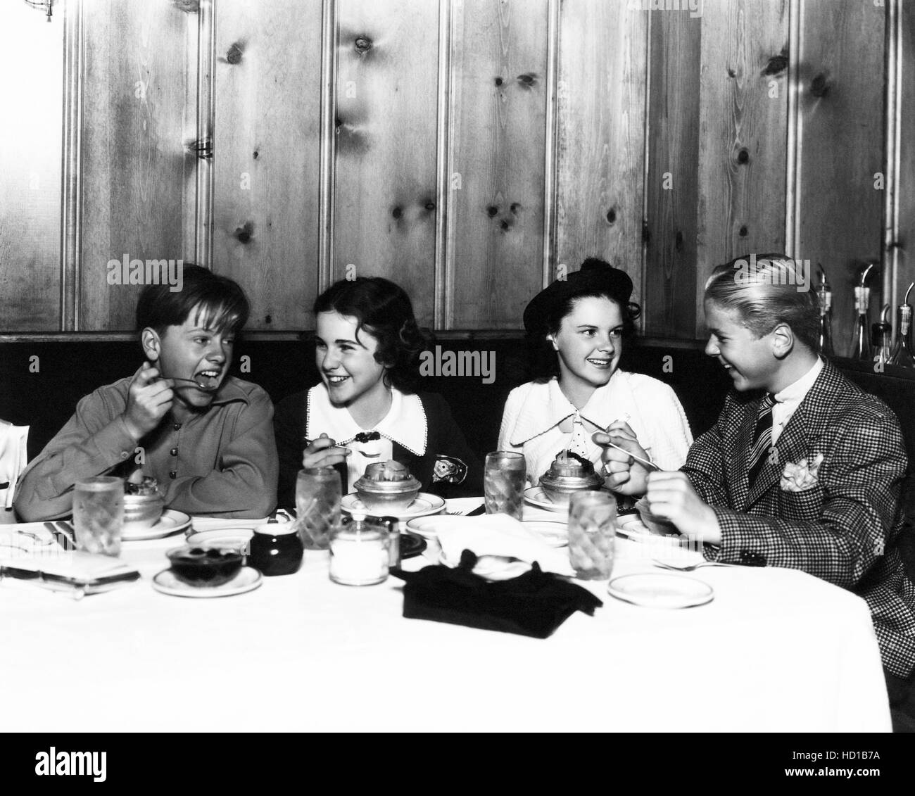 Mickey Rooney, Deanna Durbin, Judy Garland, Jackie Cooper at the MGM ...