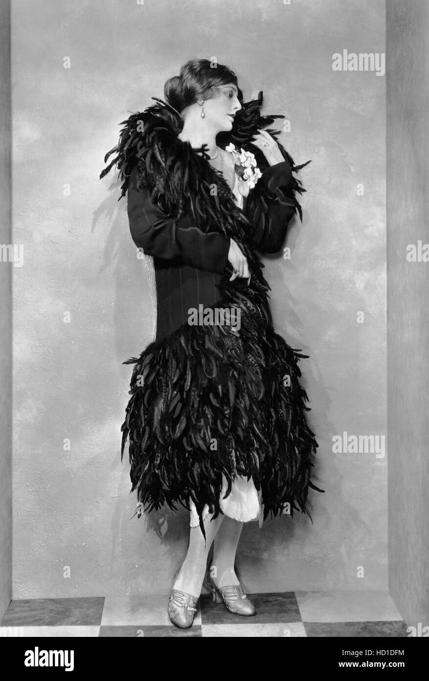 Broadway and silent movie actress Mona Kingsley, modeling an Henri ...