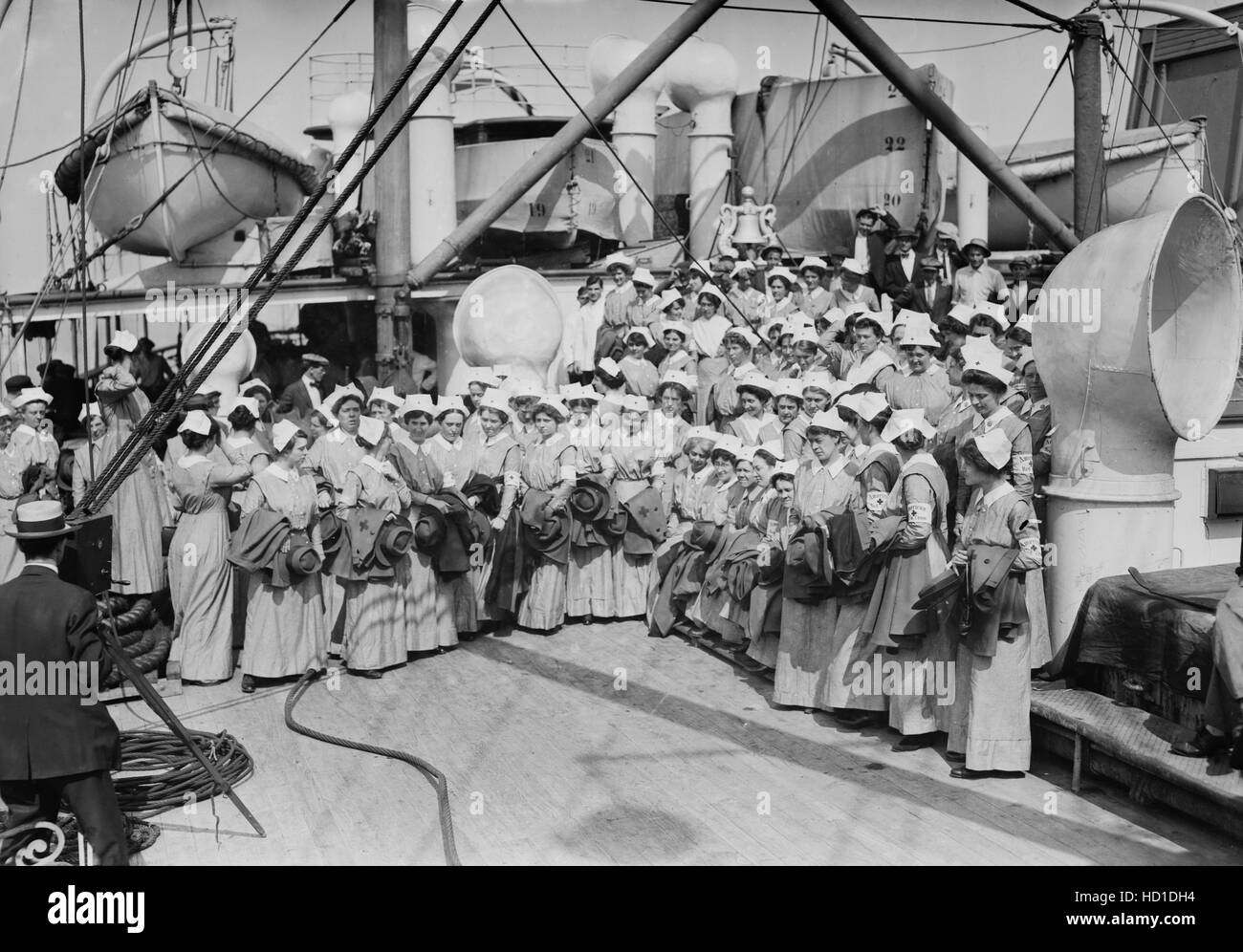 American red cross ship 1914 hi-res stock photography and images - Alamy