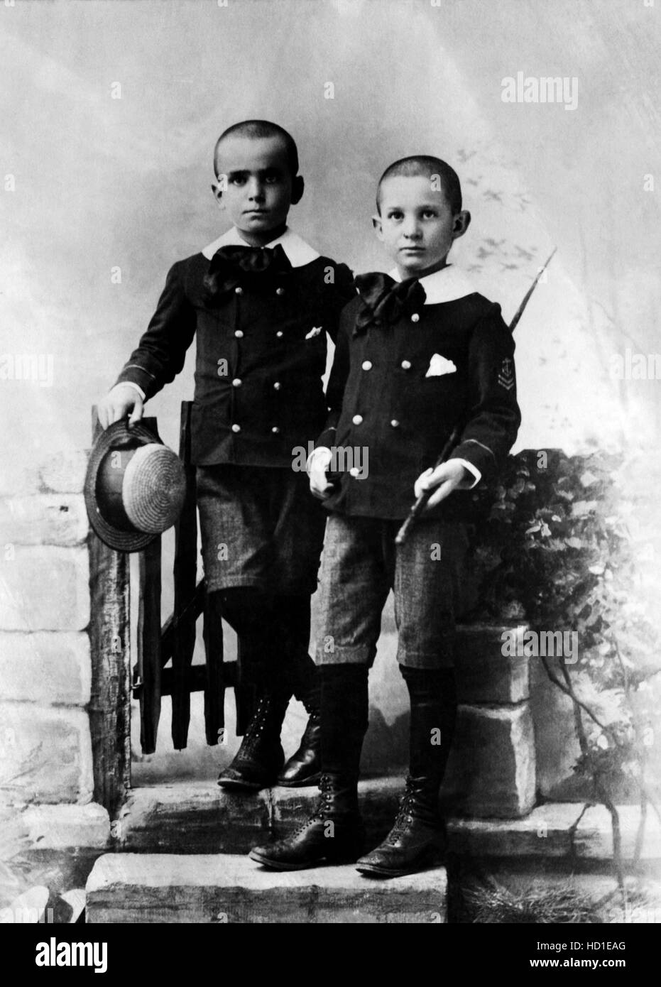 From left: brothers Douglas Fairbanks, Sr., Robert Fairbanks, ca. late ... From left: brothers Douglas Fairbanks, Sr., Robert Fairbanks, ca. late ...