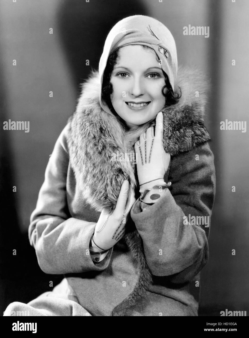 Dorothy Jordan, wearing leather driving gloves, 1930 Stock Photo - Alamy
