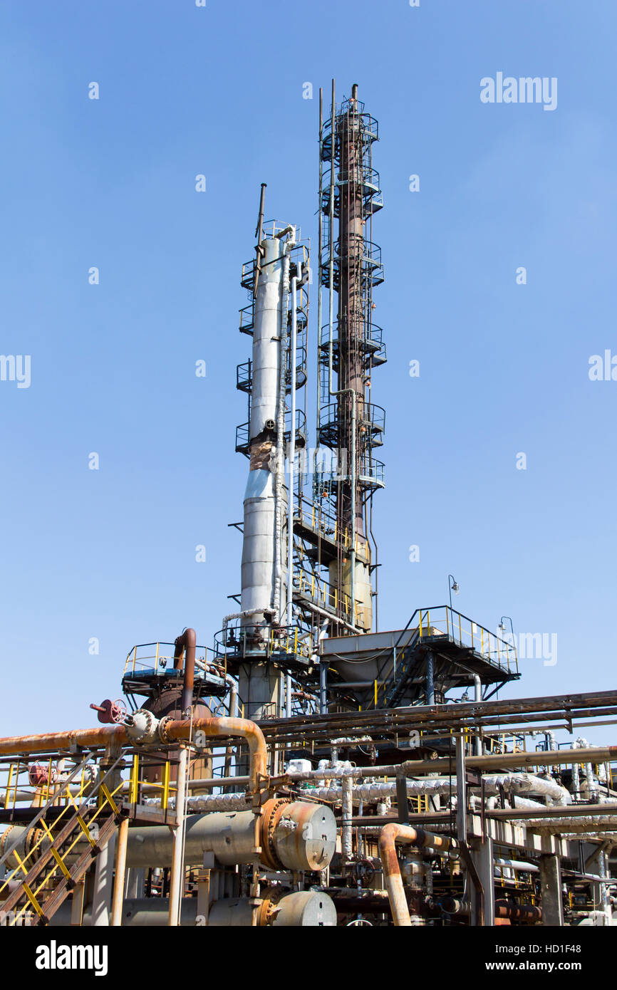 Industrial of refinery tower for making gasoline Stock Photo - Alamy