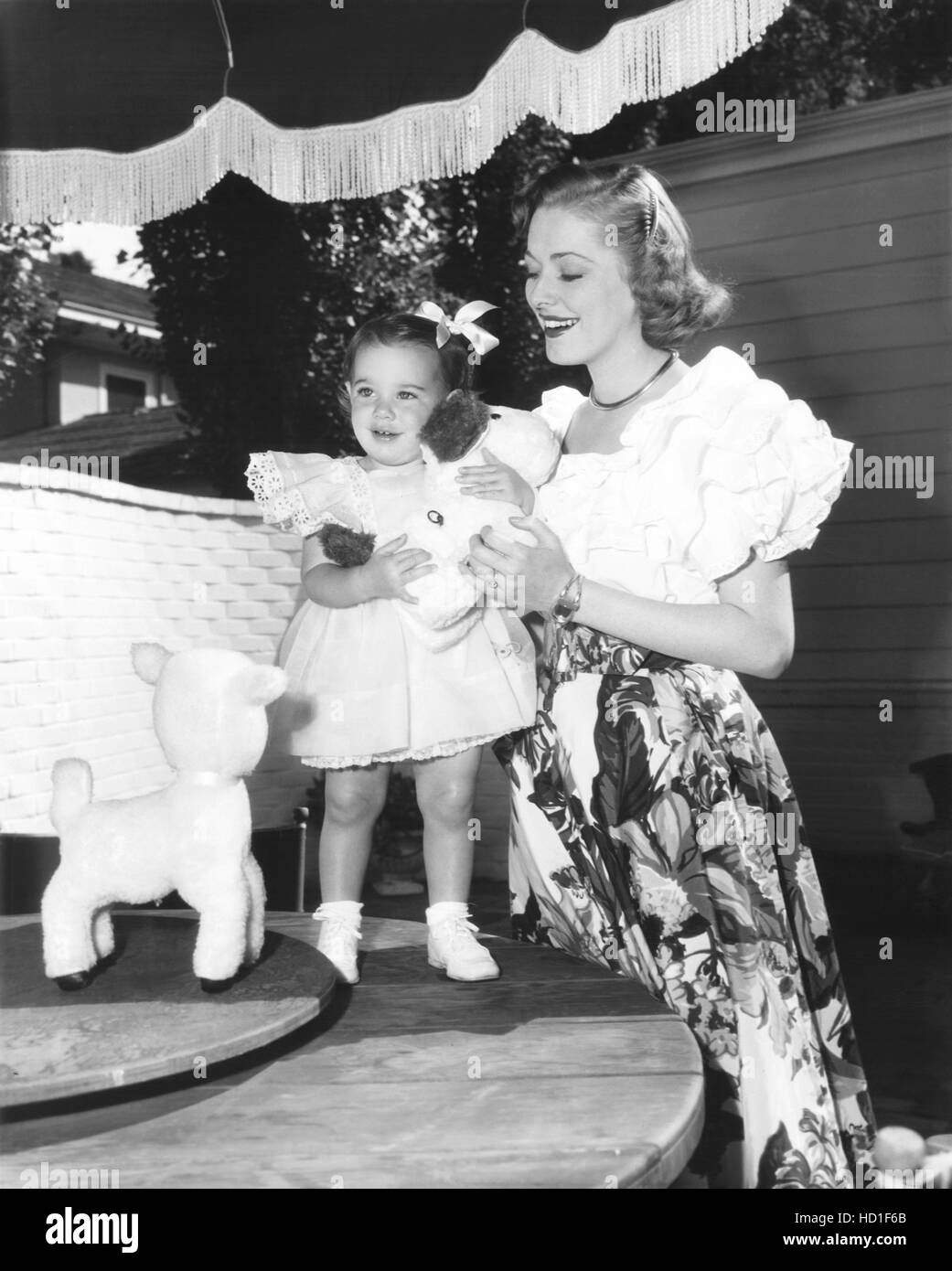 Eleanor Parker, with her daughter, Susan Friedlob, 1950 Stock Photo - Alamy