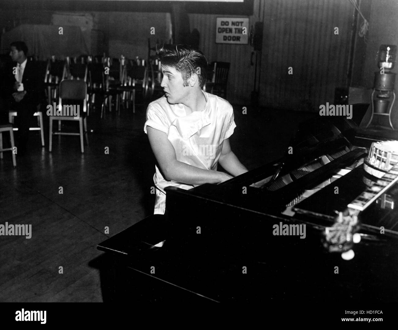 Elvis Presley at the piano, 1956 Stock Photo - Alamy