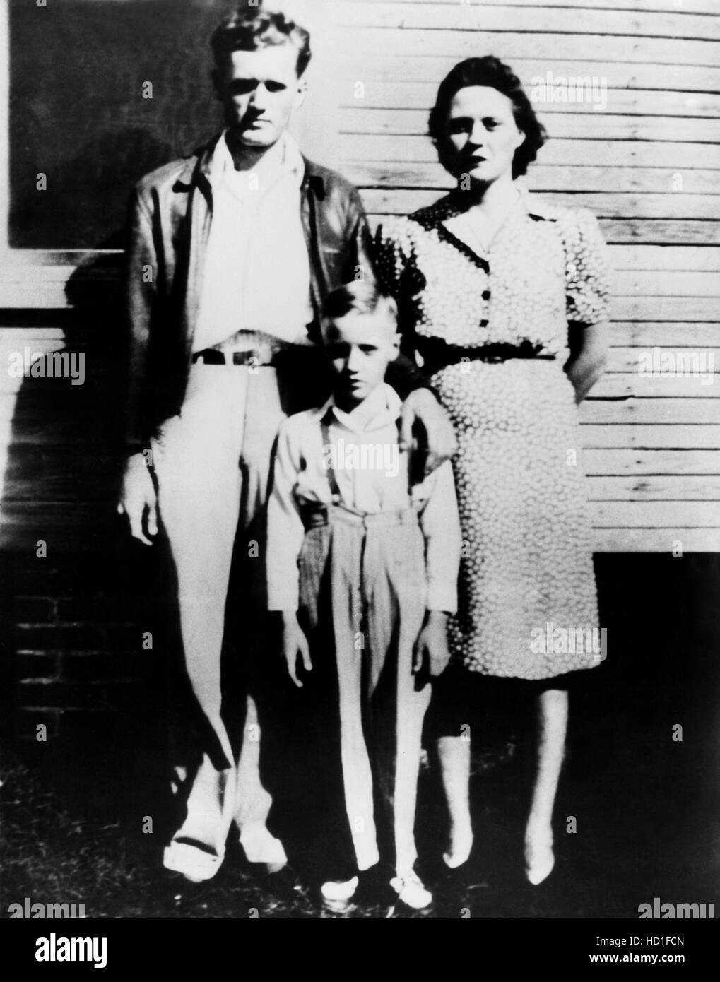 Elvis Presley, with his parents, Vernon Presley, Gladys Presley, in ...