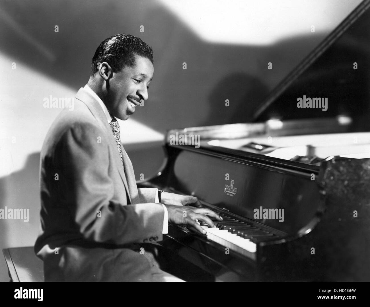 Jazz pianist Erroll Garner, 1956 Stock Photo - Alamy