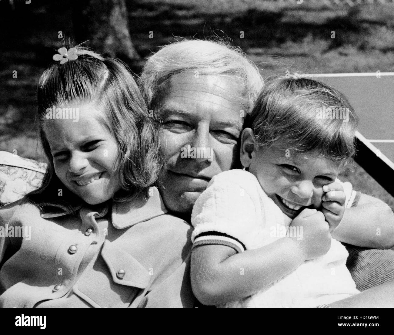 George Kennedy, with his children, Karianne and Christopher, at his Los ...