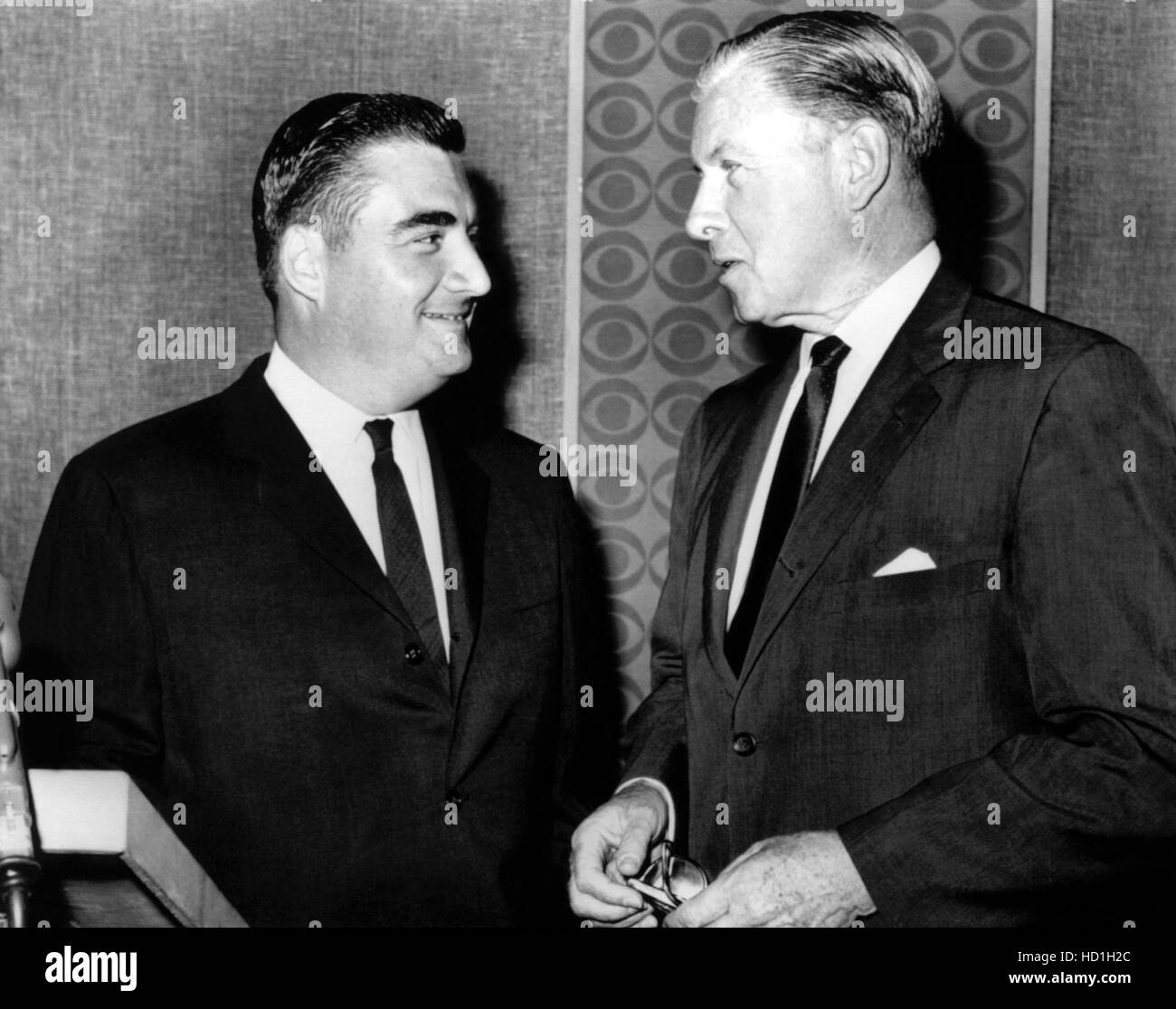 Former White House press secretary Pierre Salinger (left) and former ...