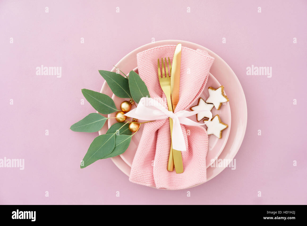 Festive christmas place setting hi-res stock photography and images - Alamy