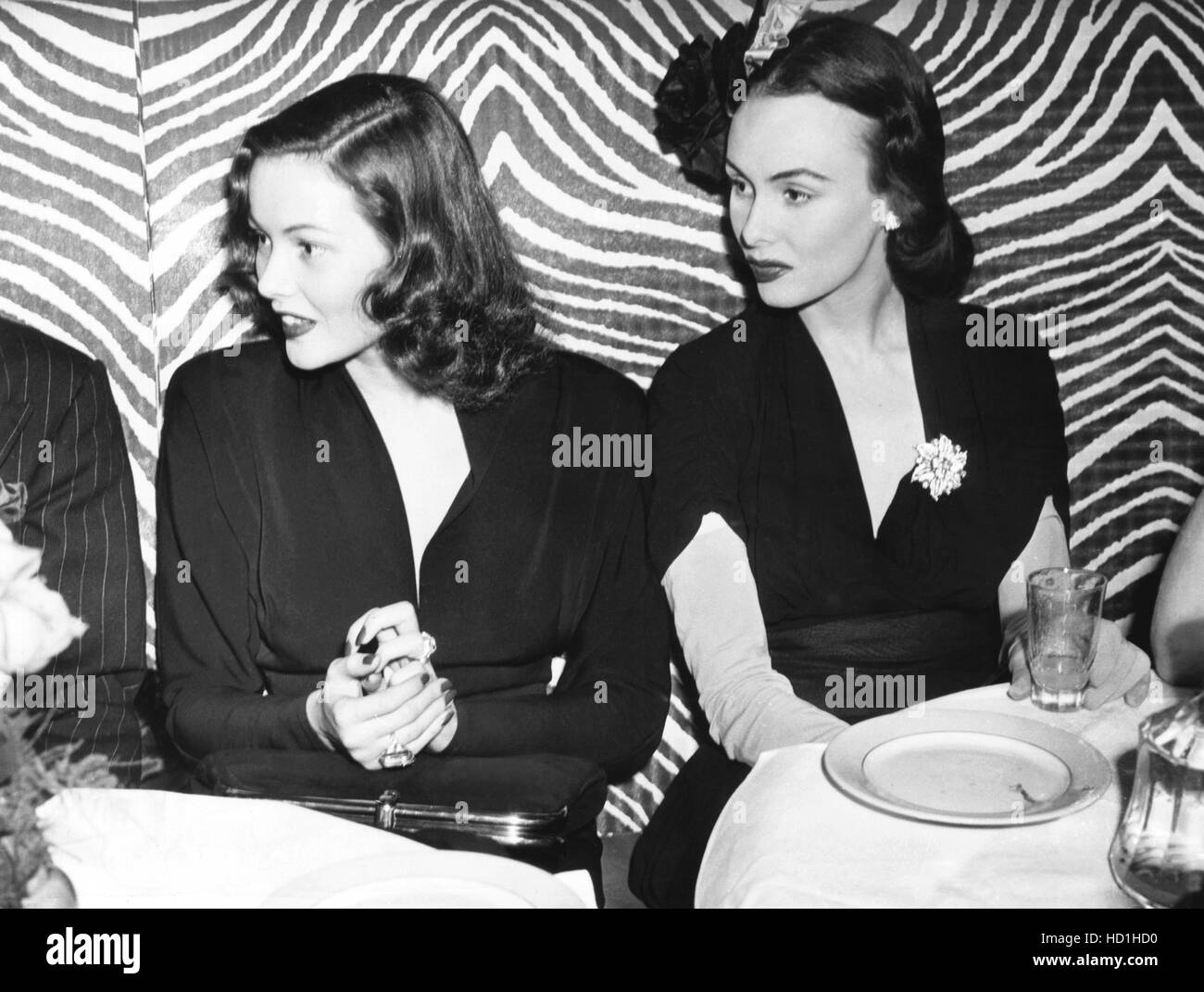 Gene Tierney (left) with sister-in-law Countess Igor Cassini at El ...