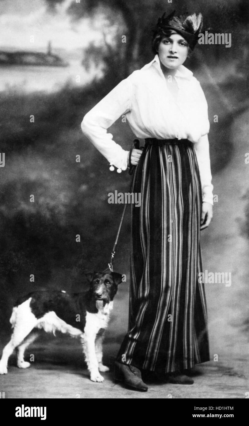 Gladys Cooper, postcard model, ca. 1910s Stock Photo - Alamy