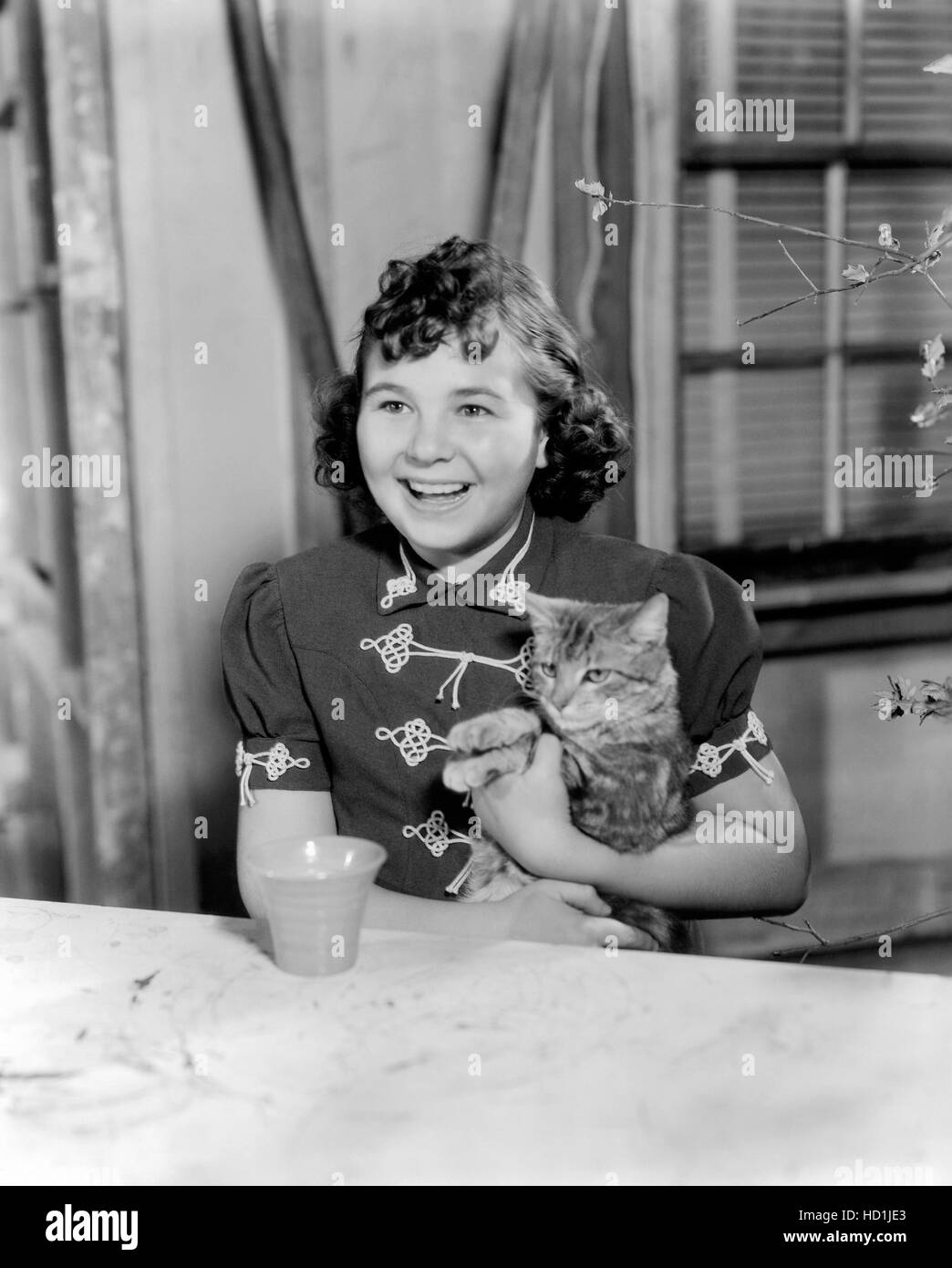 Jane Withers, with her cat, 'Smoky,' 1938 Stock Photo - Alamy