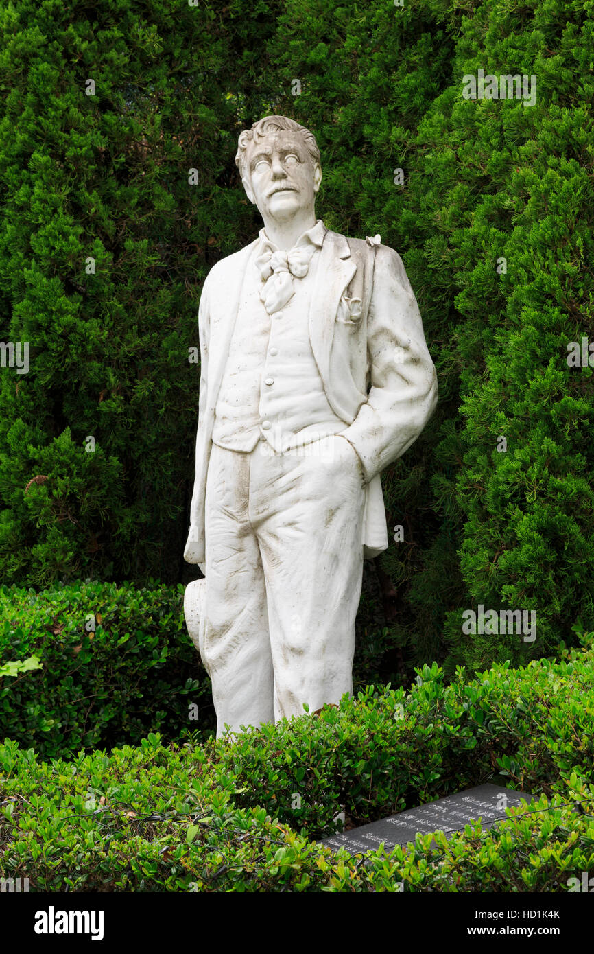 Puccini statue glover garden nagasaki hi-res stock photography and ...