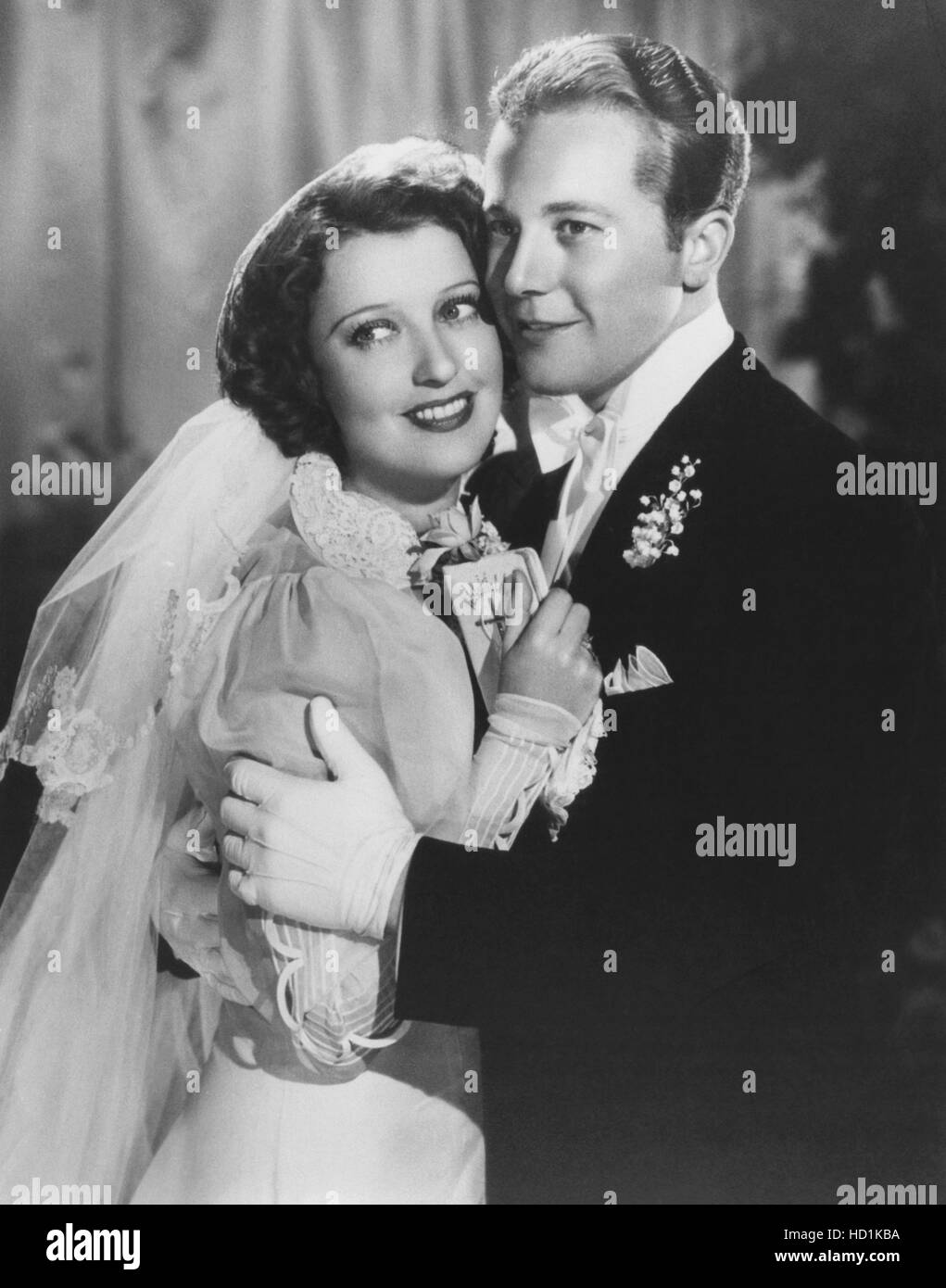 From left: Jeanette MacDonald, Gene Raymond at their wedding, 1937 Stock Photo - Alamy