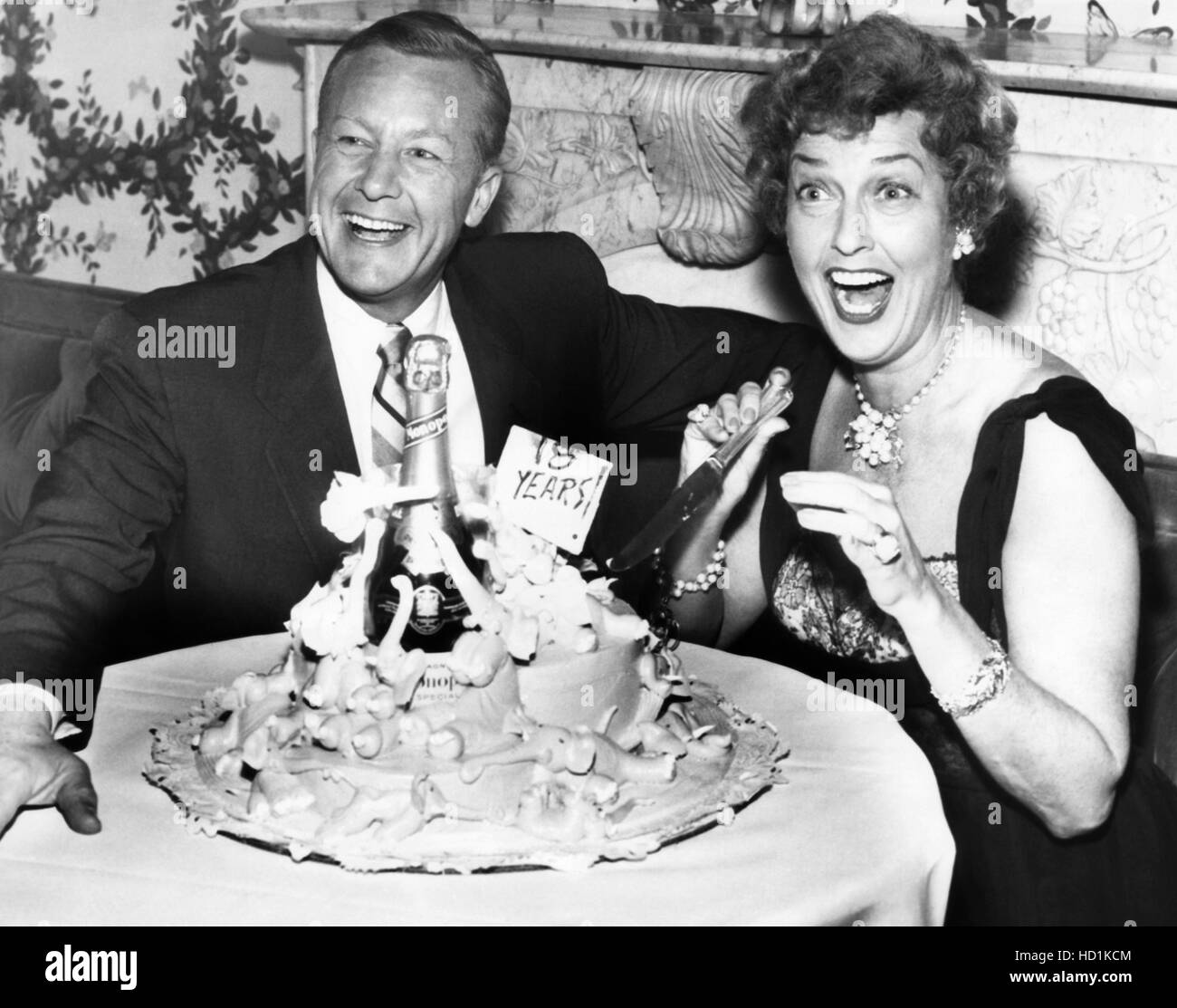 Gene Raymond, Jeanette MacDonald celebrate their 18th wedding ...