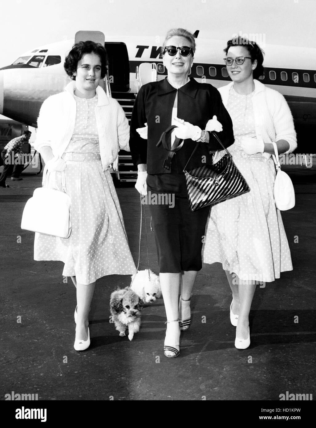 Joan Crawford Center With Her Twin Daughters Cathy Crawford Left And Cindy Crawford