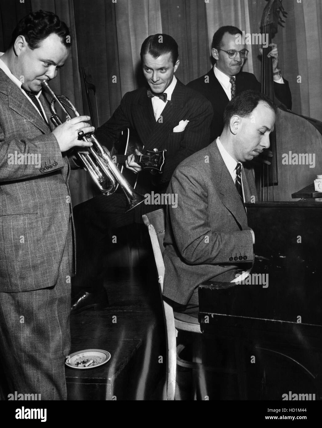 Billy Butterfield, Eddie Condon, Sid Weiss, Jose Ferrer, jamming at ...