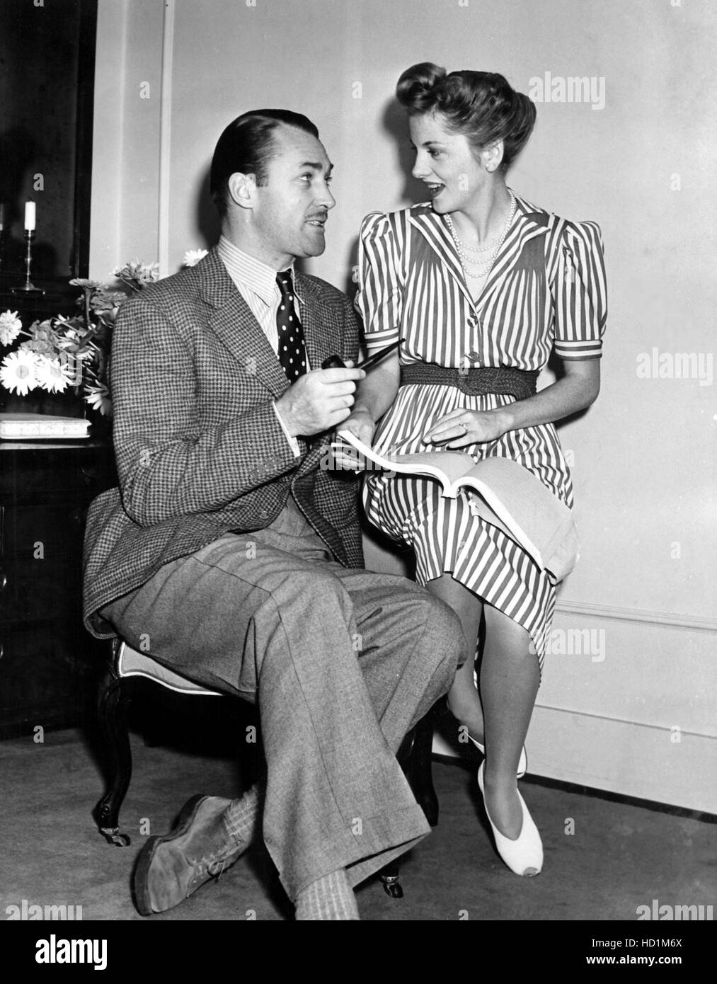 Joan Fontaine with fiancee Brian Aherne, 1940 Stock Photo - Alamy