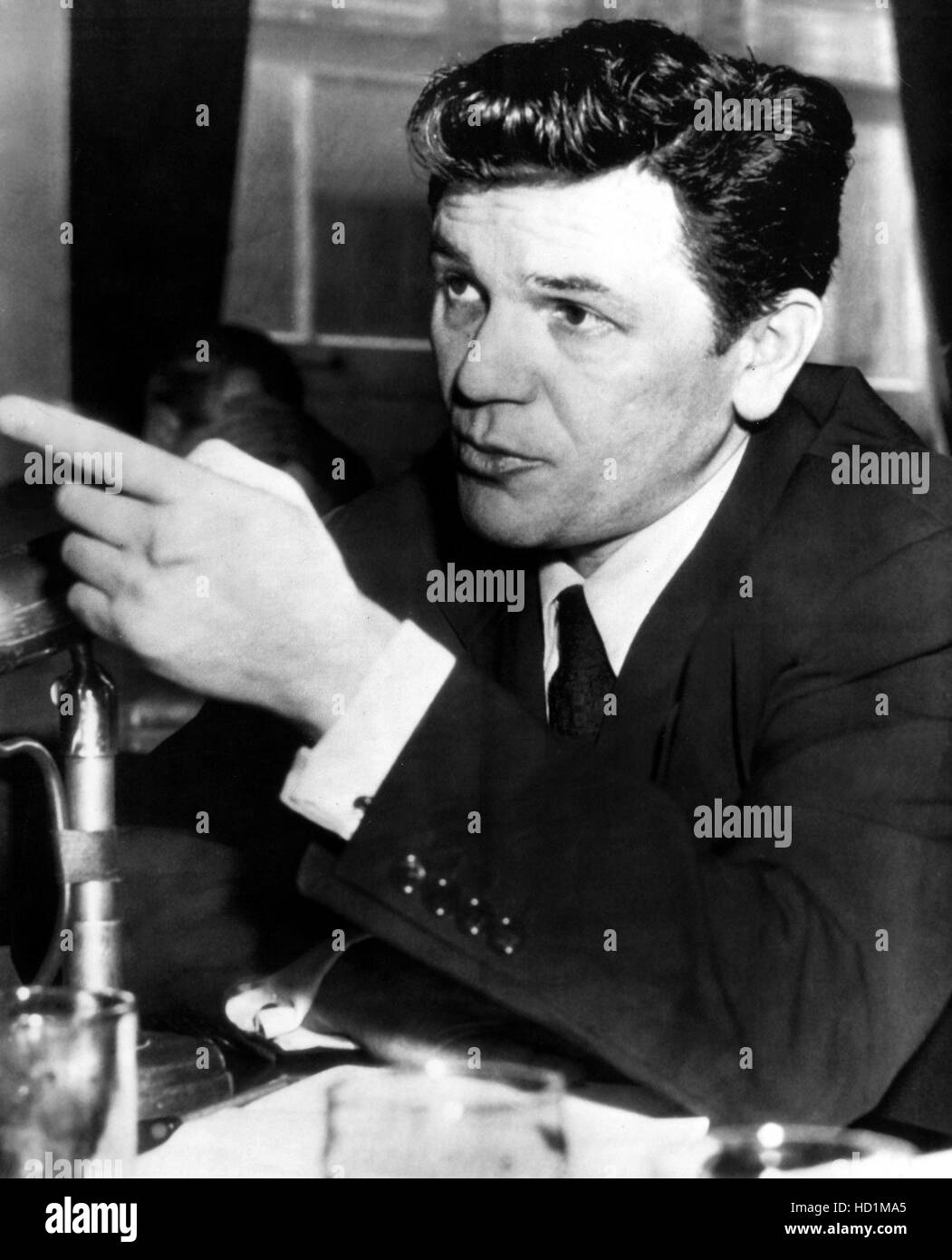 Unfriendly witness JOHN GARFIELD takes his inquisitors to task during ...