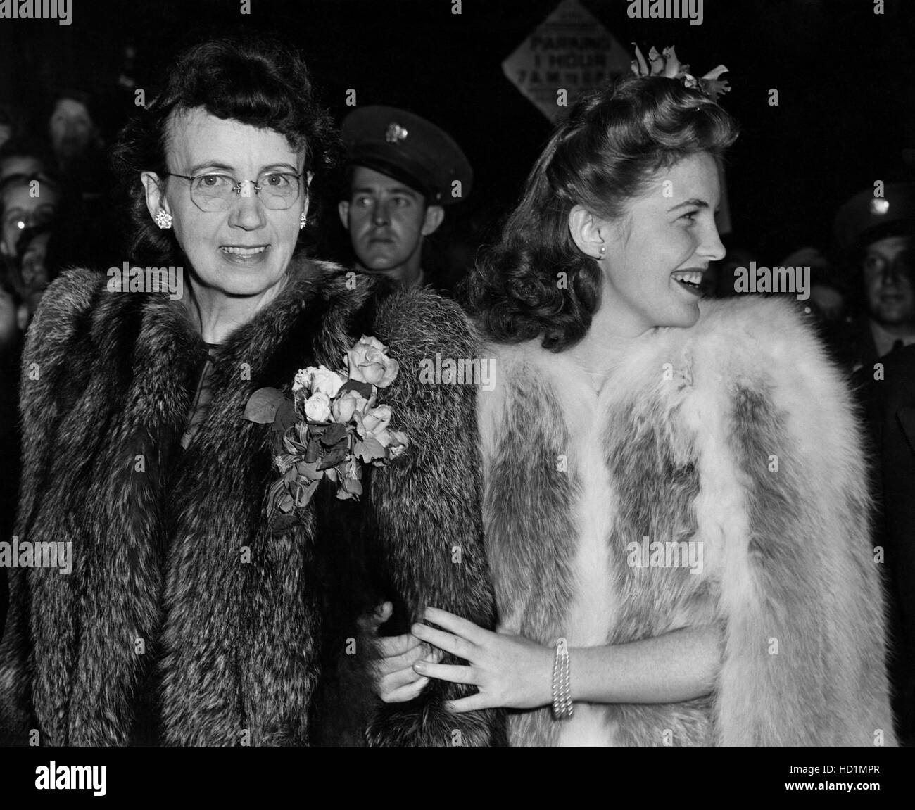 Joan Leslie (right) with her mother Agnes Brodel at the premiere of ...