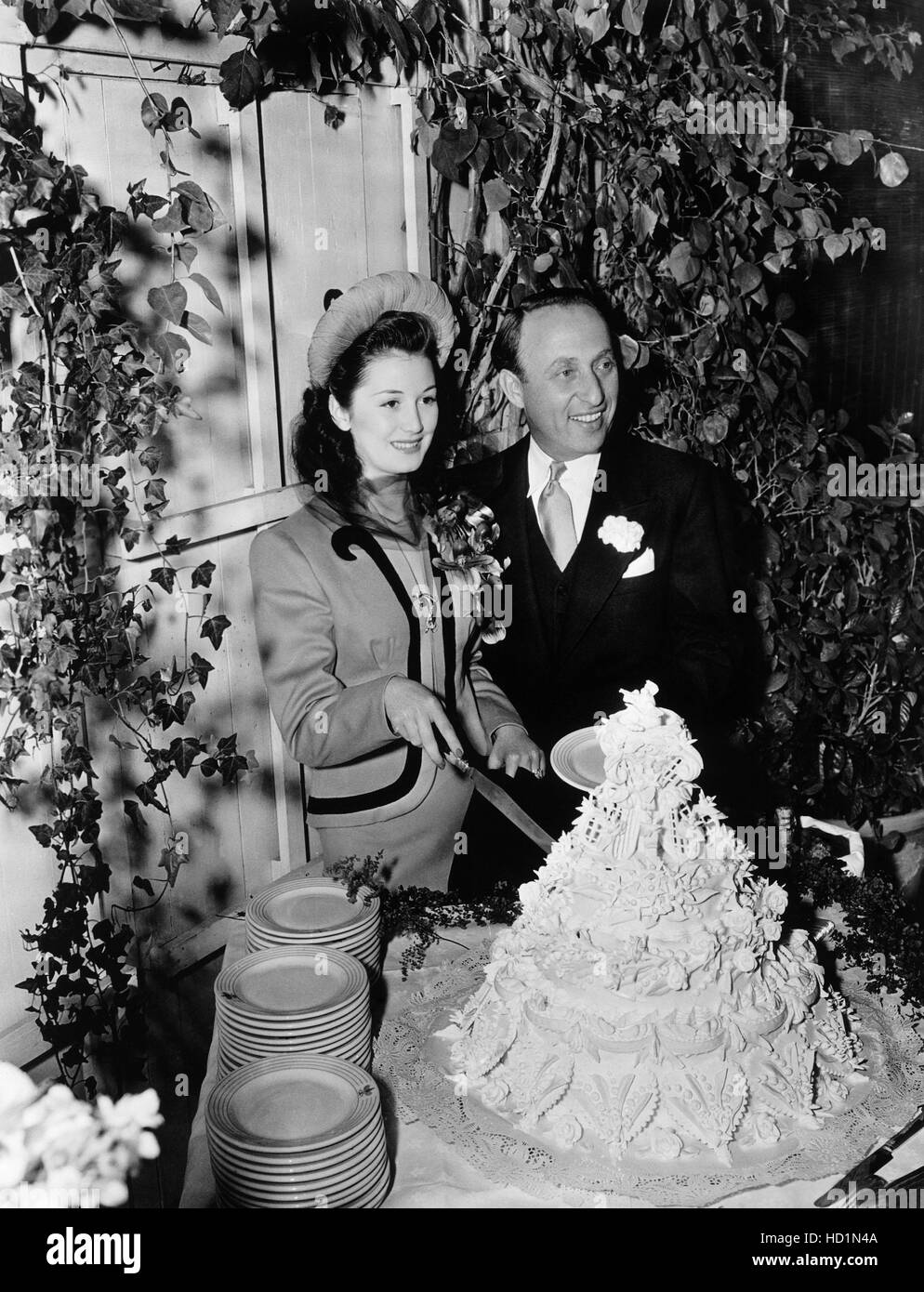 Dorothy Darrell, Producer Joe Pasternak, 1942 Stock Photo - Alamy