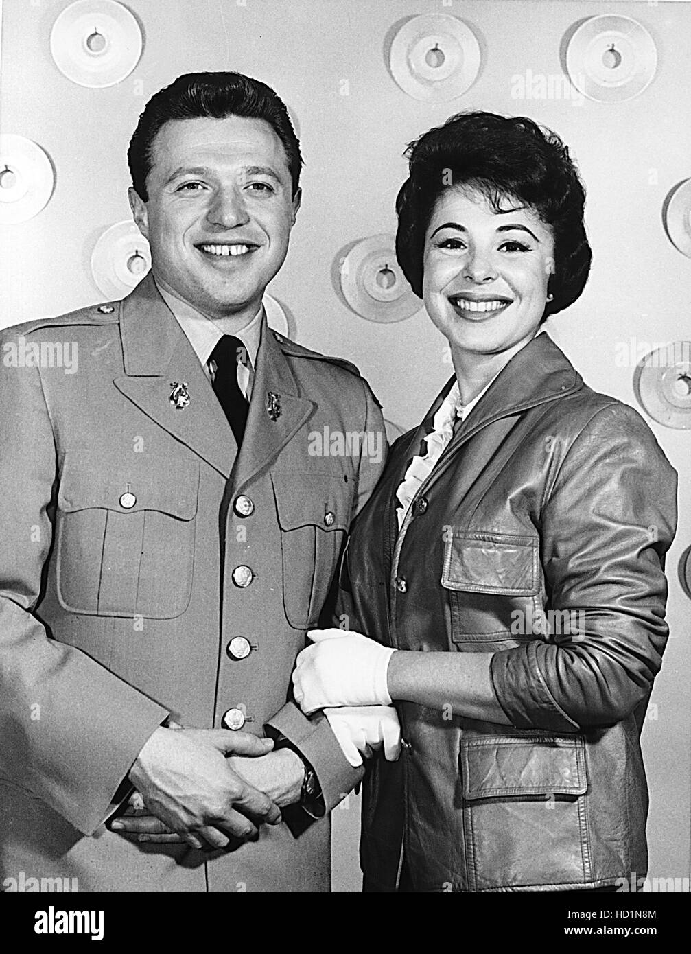 STEVE LAWRENCE AND EYDIE GORME, TV show, 11/20/59 Stock Photo - Alamy